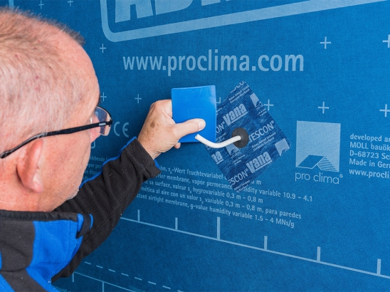 Membrană cu rol de protecție a structurilor din lemn SOLITEX ADHERO ...